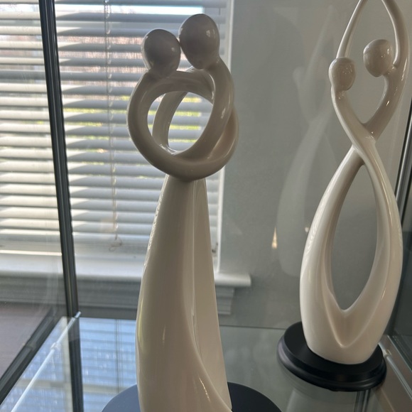 Enesco | Accents | Circle Of Love Inclose Figurine By Enesco | Poshmark